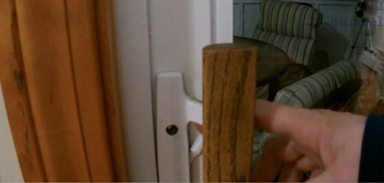 How to Fix Sliding Door Lock Mechanism (Guide)