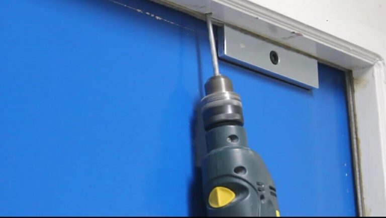 How Does Magnetic Door Lock Work (Guide)