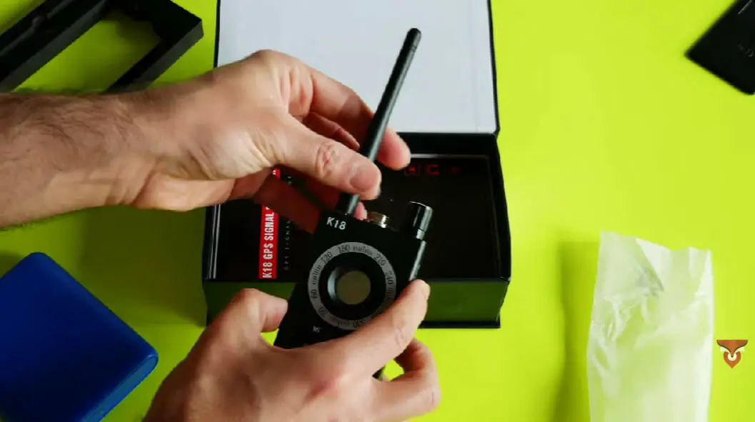 How to Use a Bug Detector?